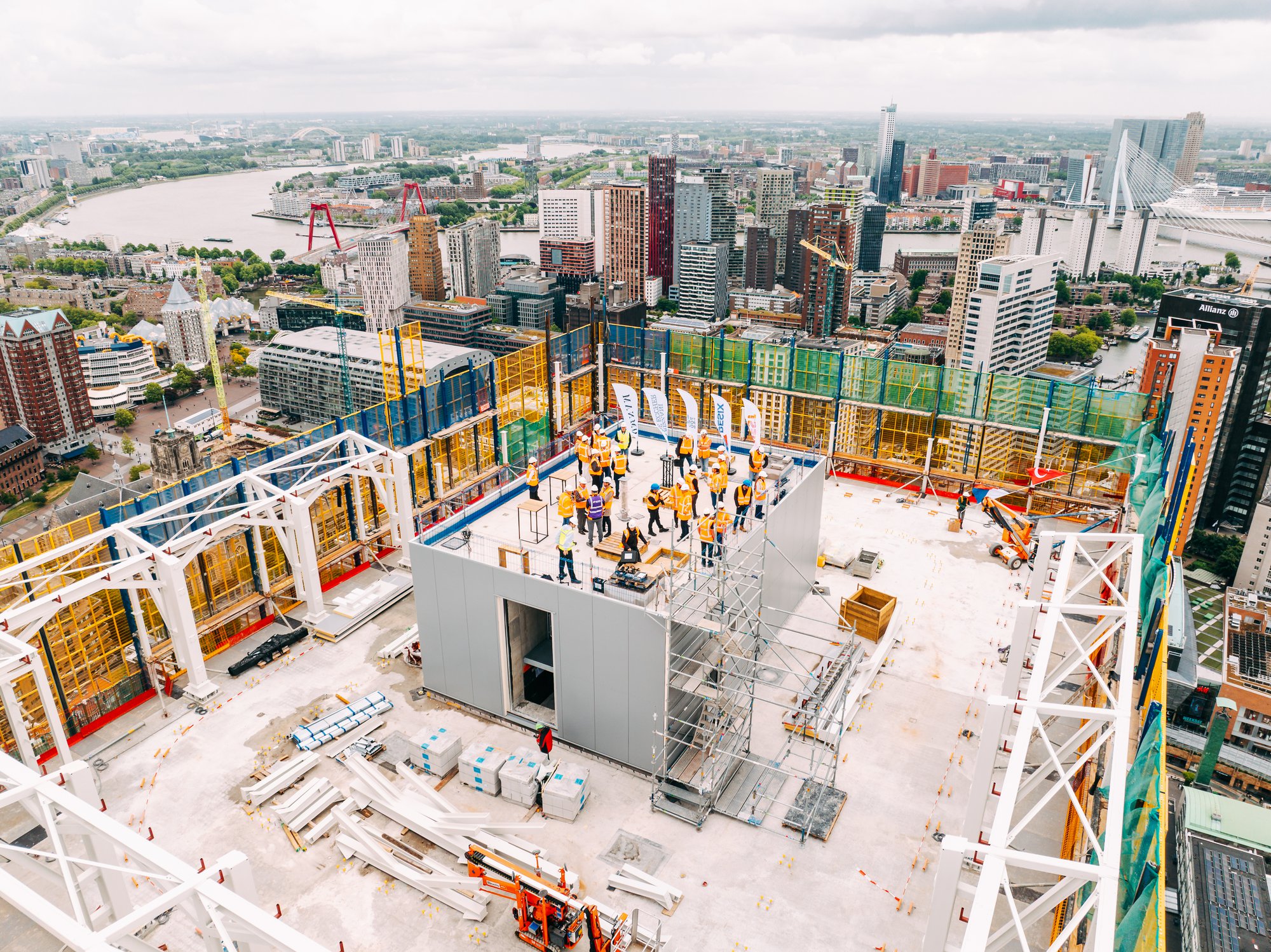 BESIX Nederland celebrates topping out of POST Rotterdam - BESIX